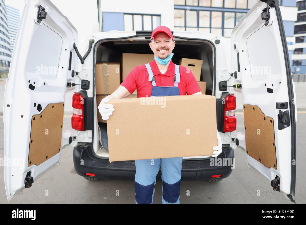 Man heavy goods vehicle hi-res stock photography and images - Alamy