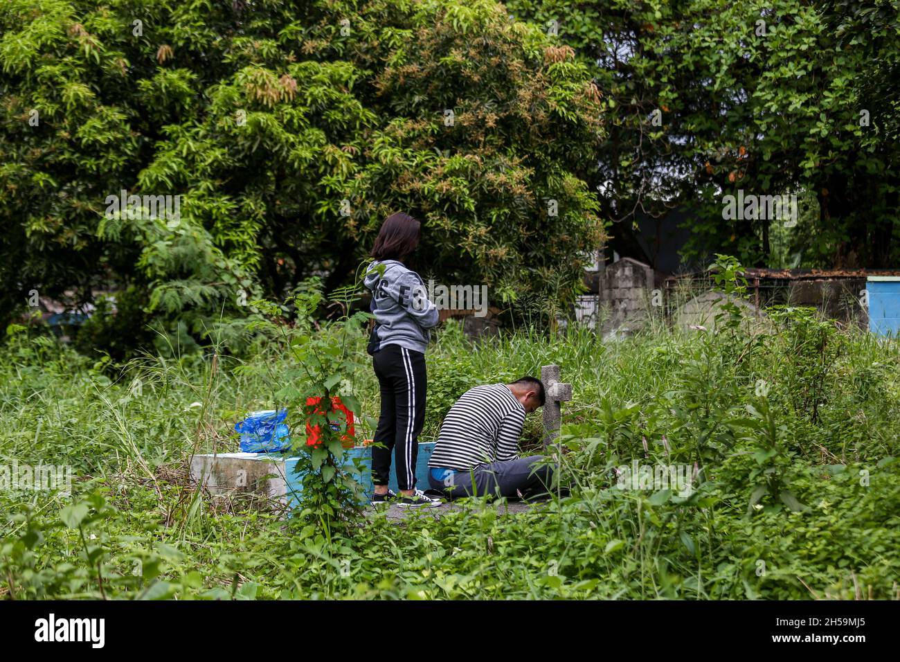 People visit their departed loved ones in observance of All Souls’ Day ...