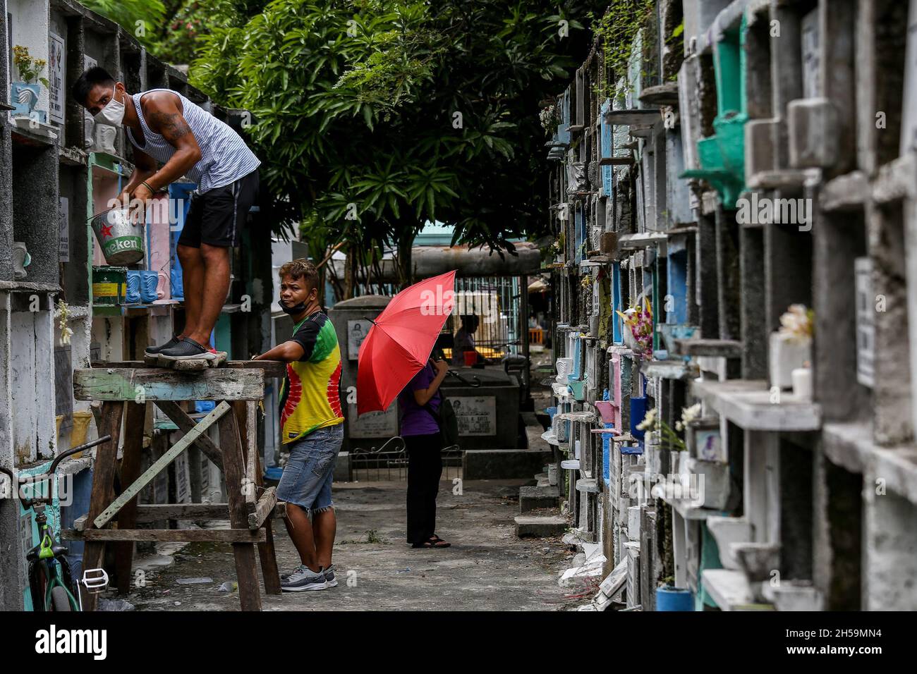 People visit their departed loved ones in observance of All Souls’ Day ...