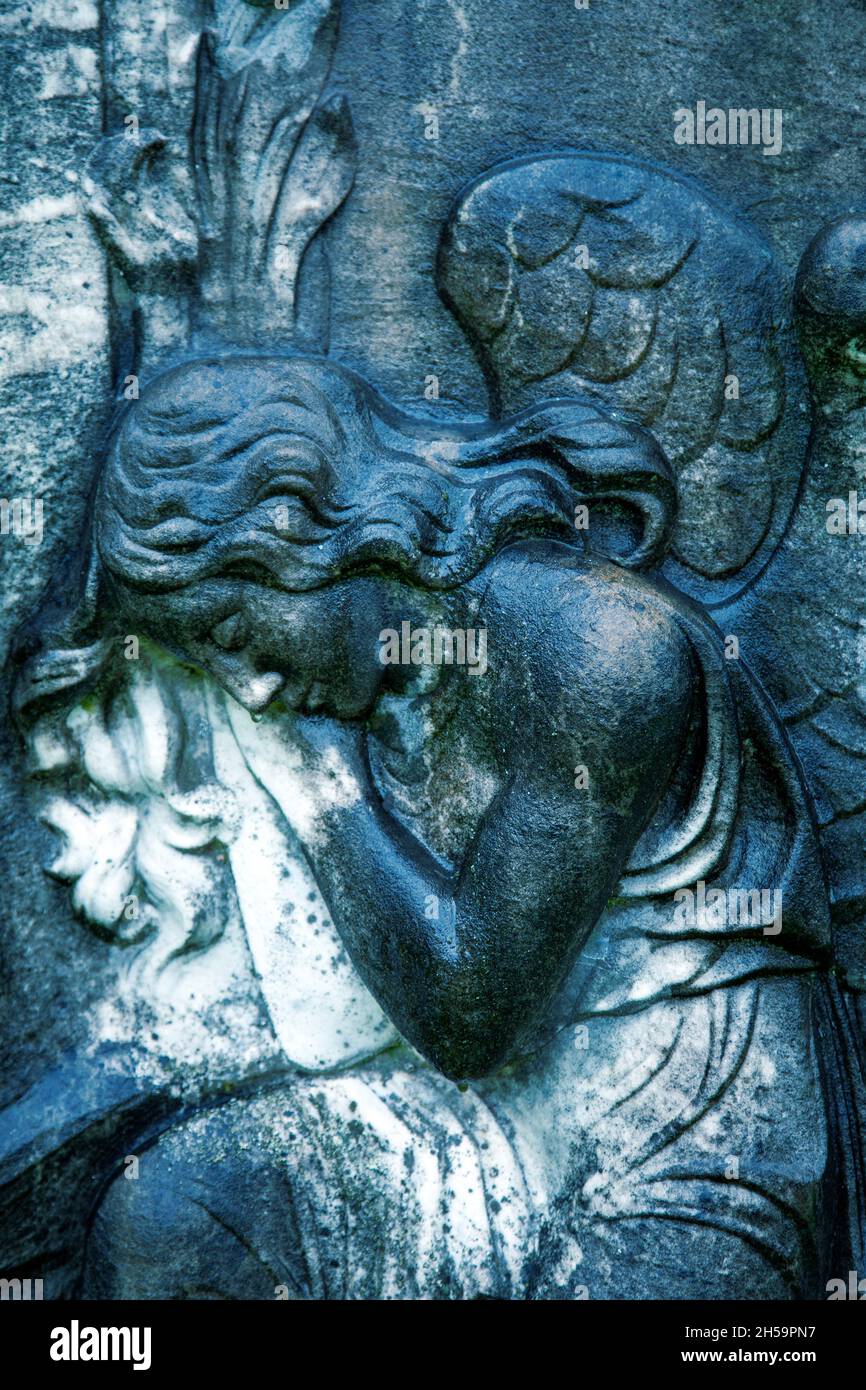 Carved Stone Angel Headstone Stock Photo - Alamy