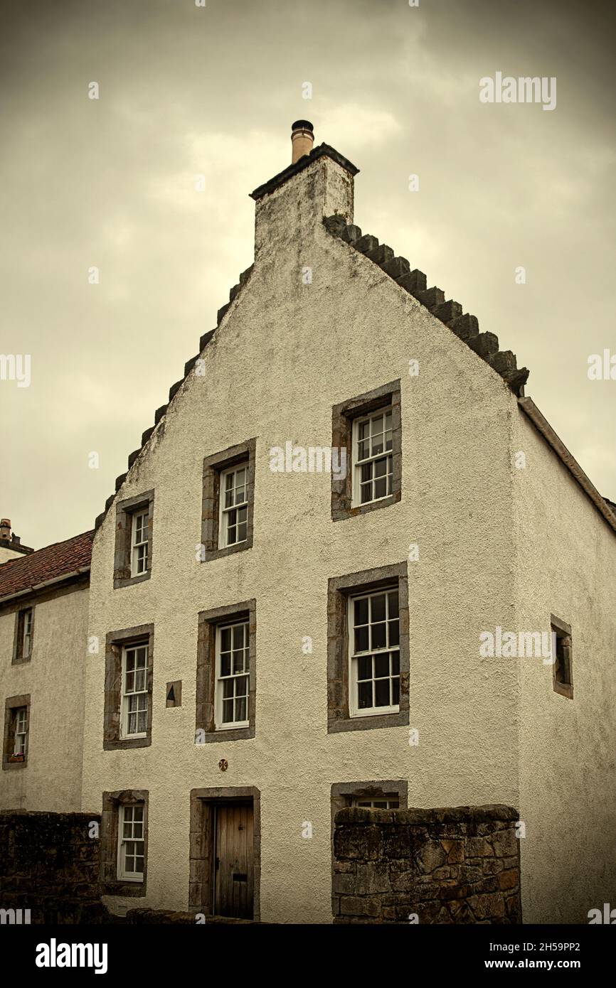 Stone cottage in scotland hi-res stock photography and images - Alamy