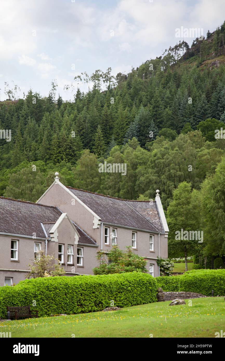 Scottish terrace houses hi-res stock photography and images - Alamy