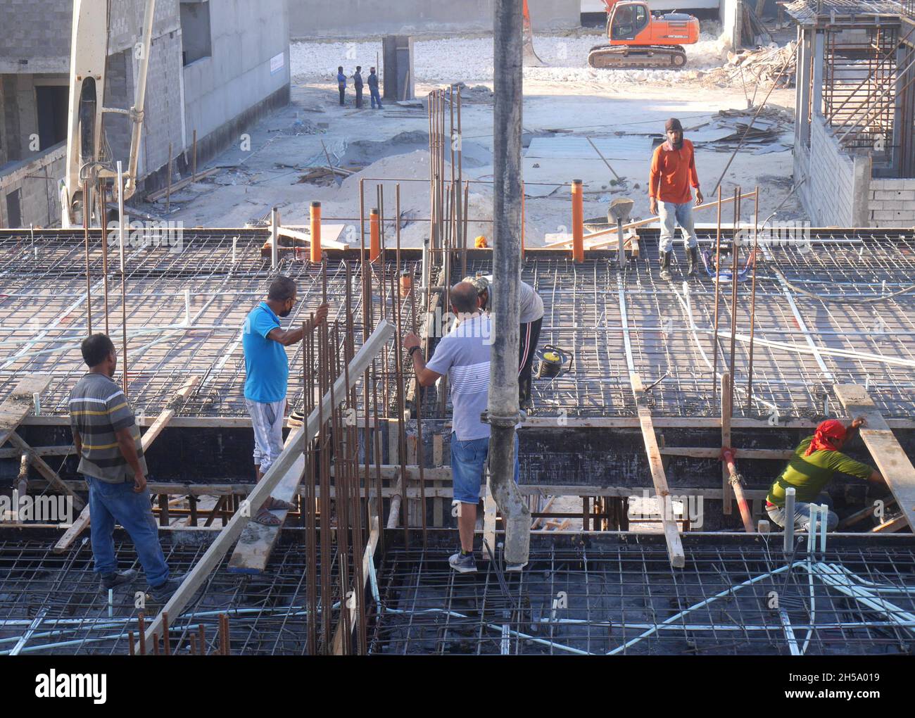 Asian worker bahrain hi-res stock photography and images - Alamy