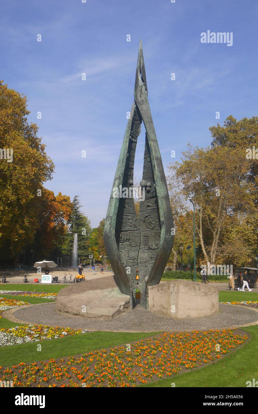The Centennial Monument, Centennial Memorial, at the south entrance to ...