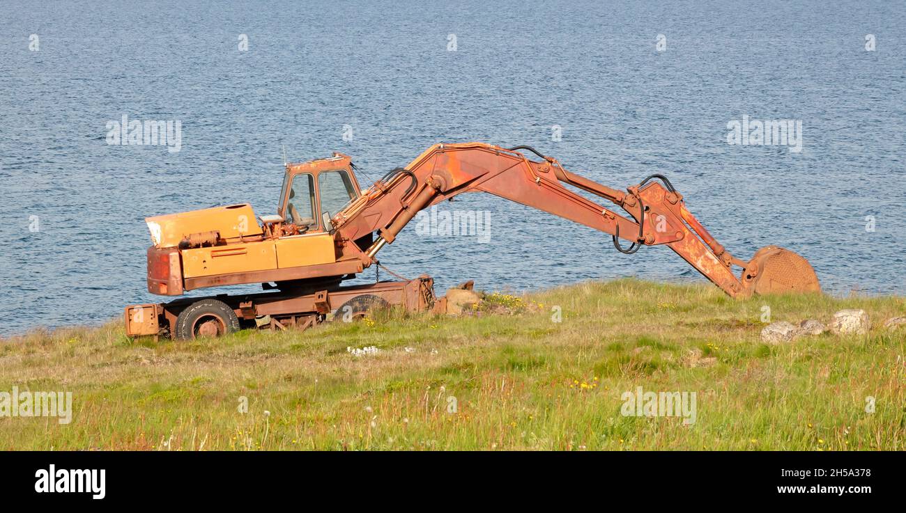 Yellow digger hi-res stock photography and images - Alamy