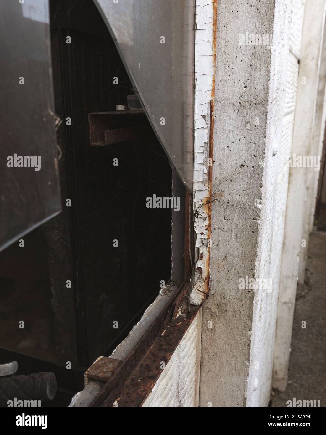 Broken windows theory hi-res stock photography and images - Alamy