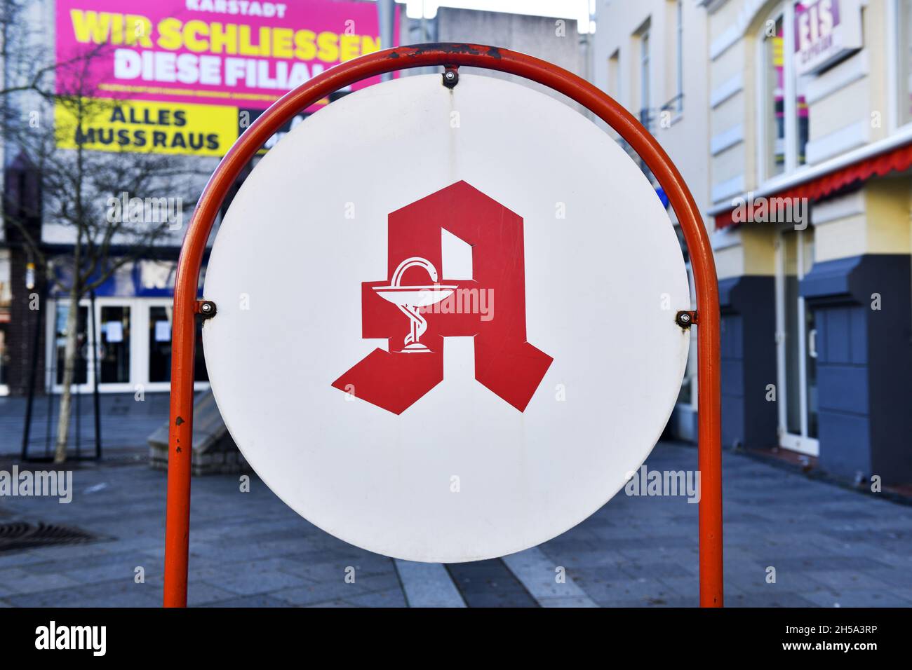 Apotheke schild logo hi-res stock photography and images - Alamy