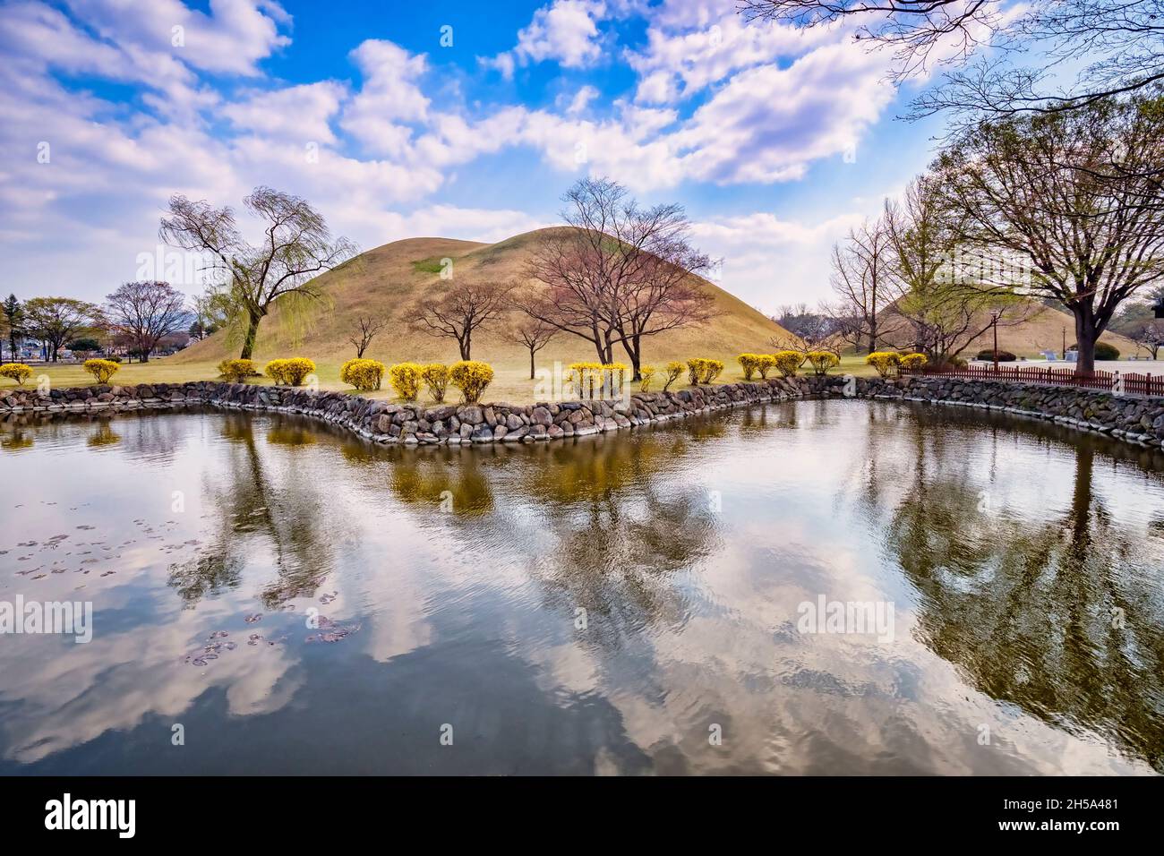 Hwangnam Daechong, the burial mound of King Soji and his Queen, dating ...