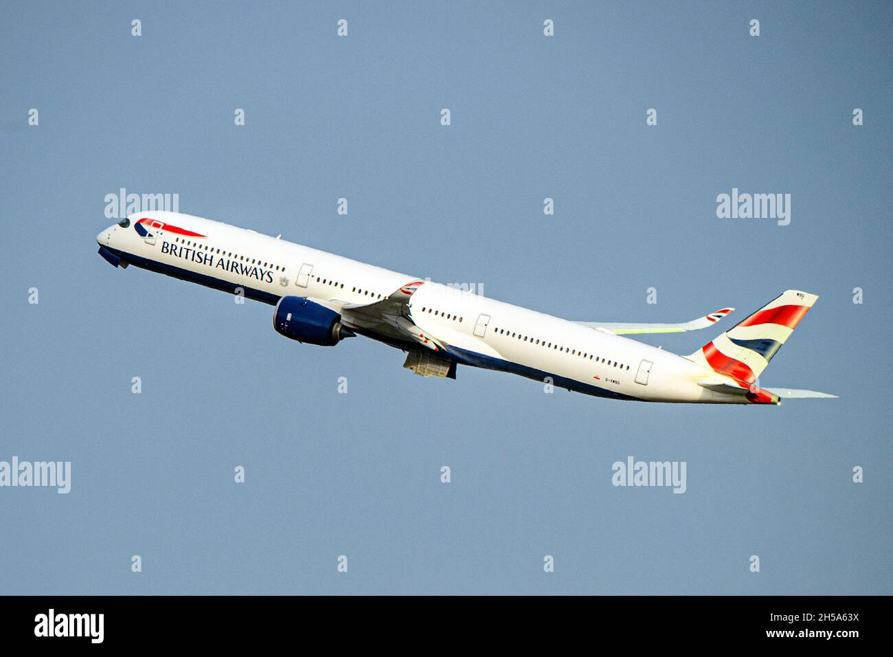 EDITORIAL USE ONLY British Airways flight BA001 performs a synchronised ...