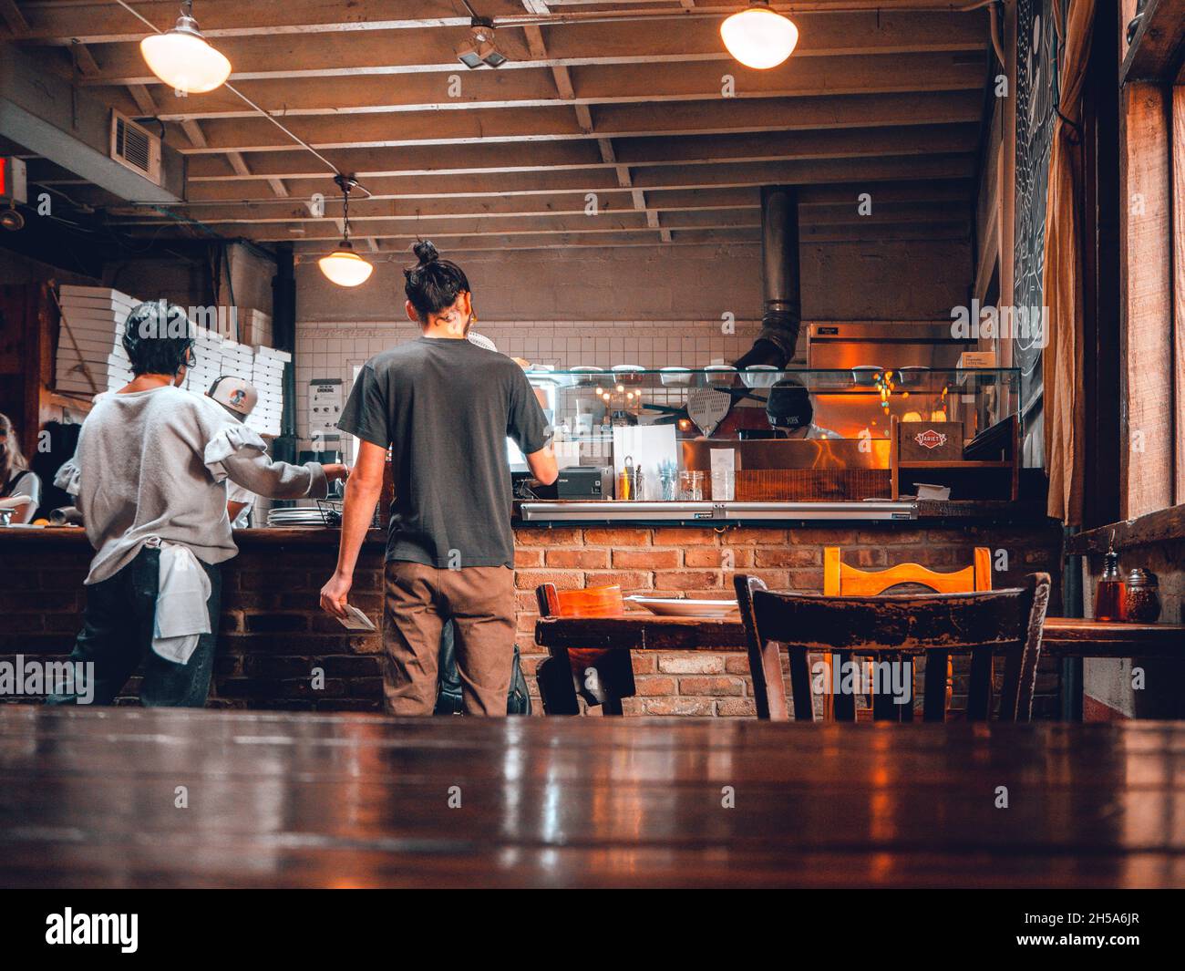 Waiter counter in restaurant hi-res stock photography and images - Alamy