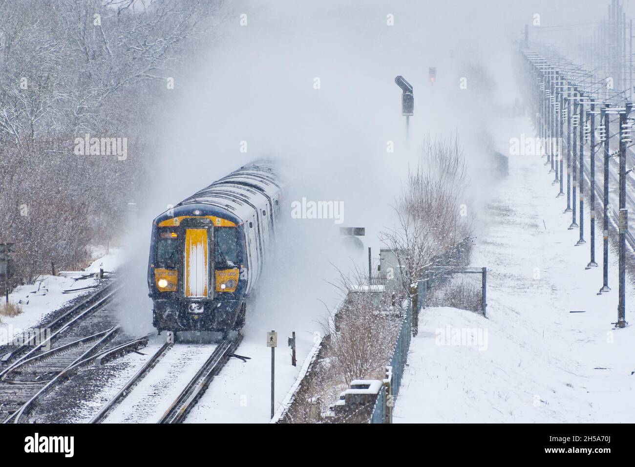 Third rail electric hi-res stock photography and images - Alamy