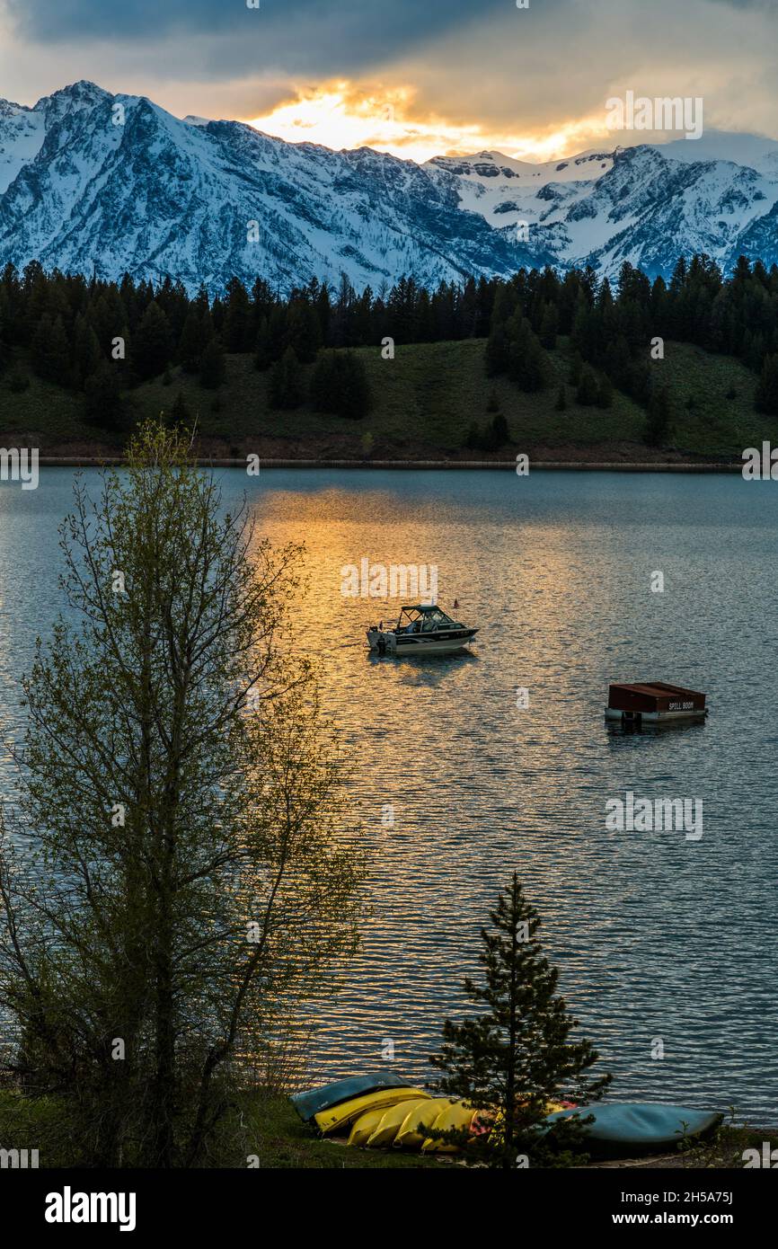Jackson lake lodge hi-res stock photography and images - Alamy