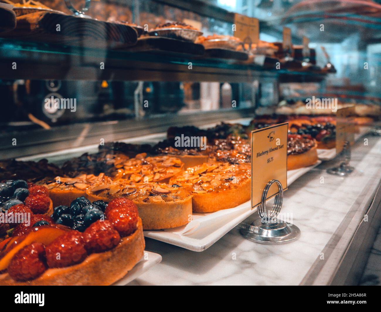 Cake display hi-res stock photography and images - Alamy