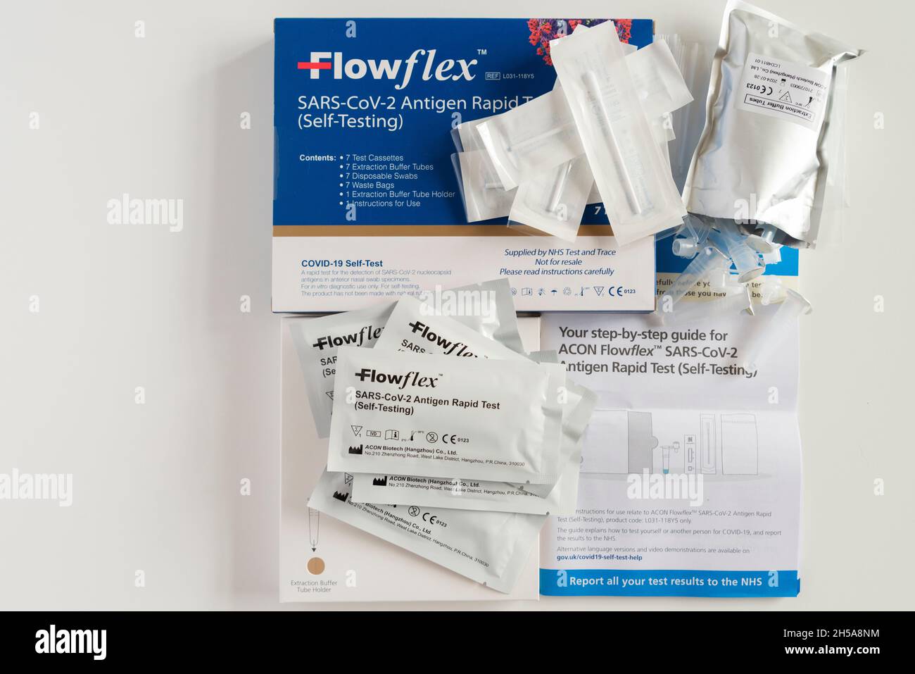 Flowflex covid test hi-res stock photography and images - Alamy