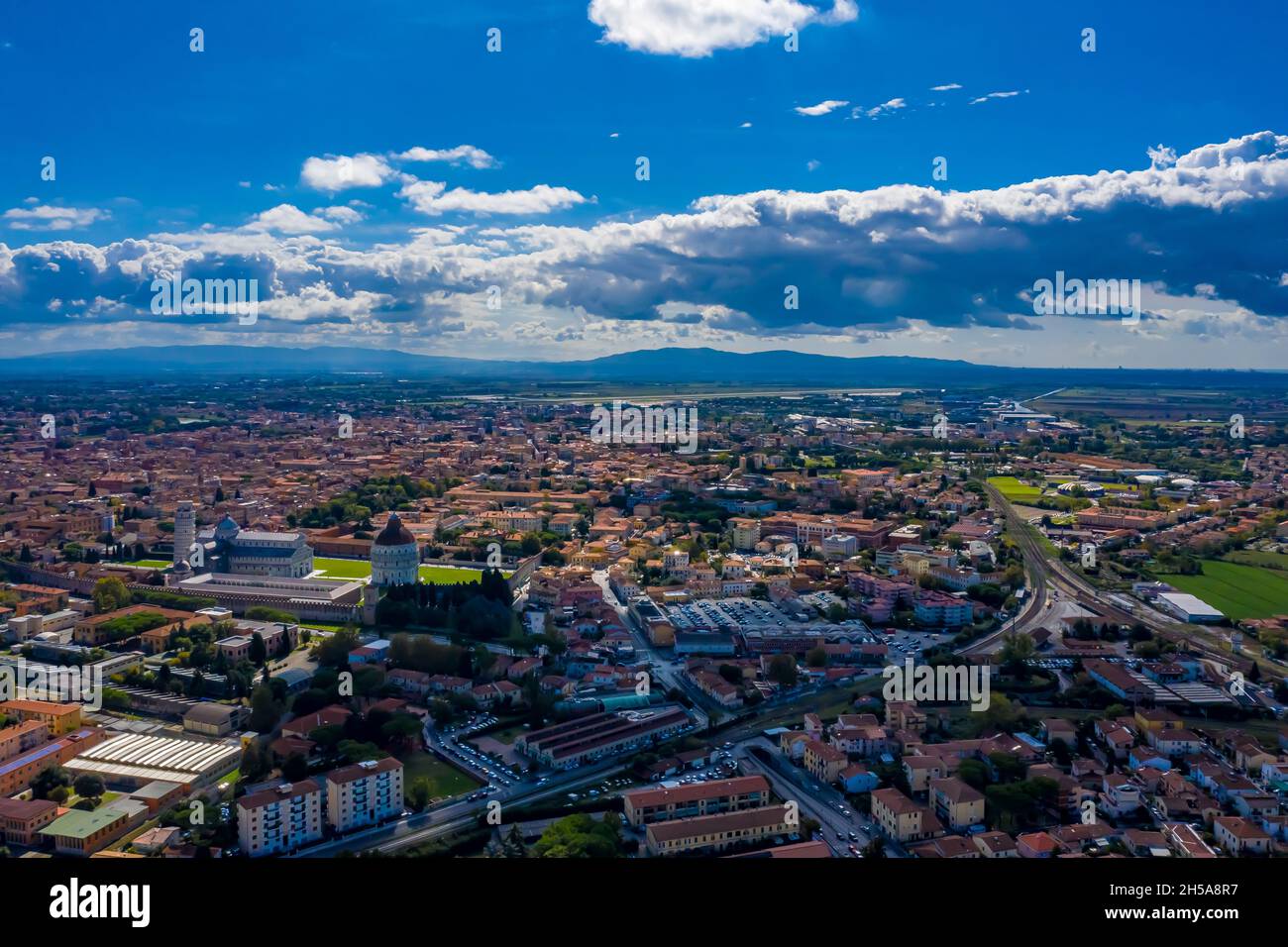 Pisa von oben hi-res stock photography and images - Alamy