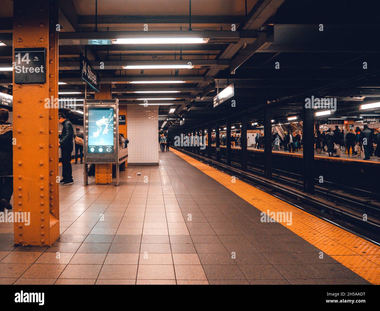 New York city subway station underground Stock Photo - Alamy