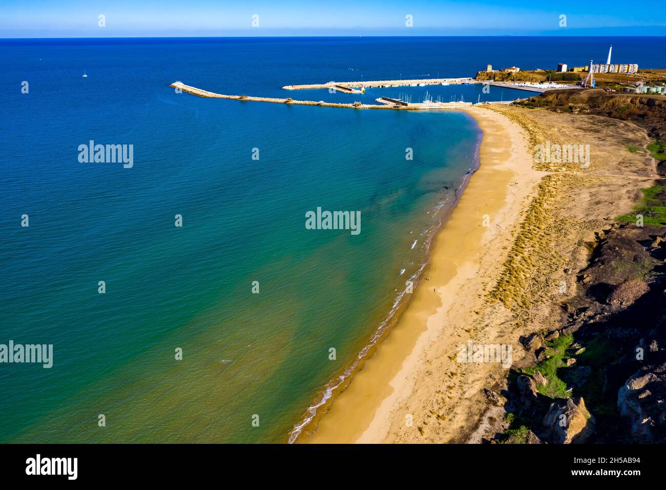 Spiaggia di Punta Penna in Italien aus der Luft Stock Photo - Alamy