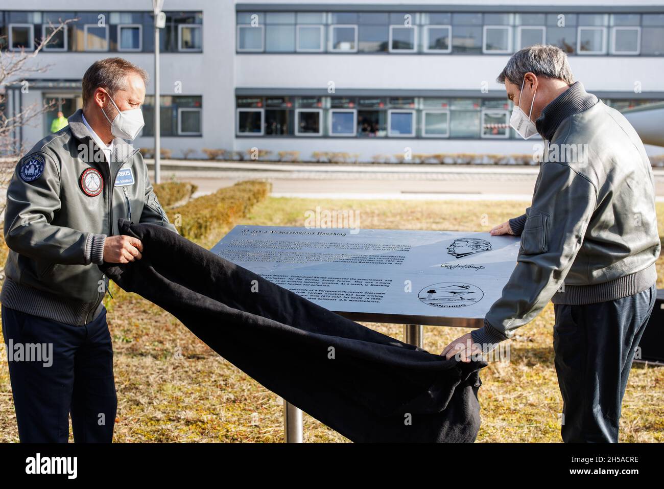Manching, Germany. 08th Nov, 2021. Markus Söder (r), CSU party leader ...
