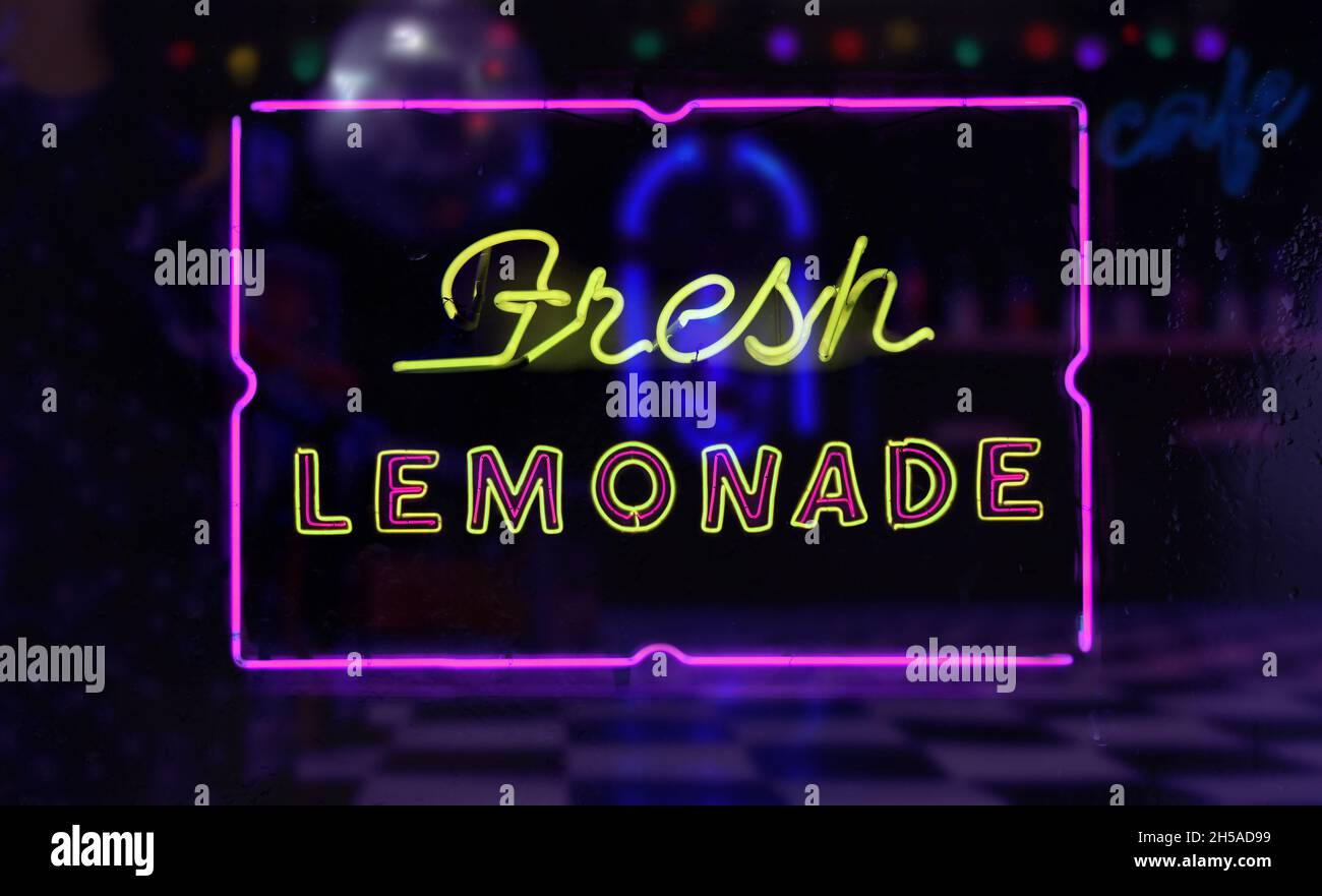Lemonade store hi-res stock photography and images - Alamy