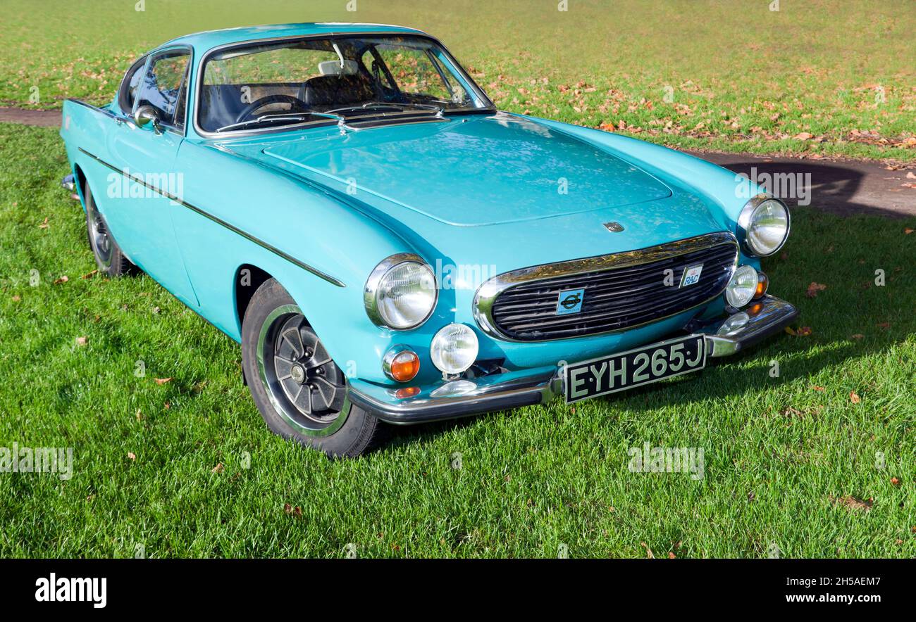 Three-quarters front view of a Turquoise, 1971, Volvo P1800 E Stock ...