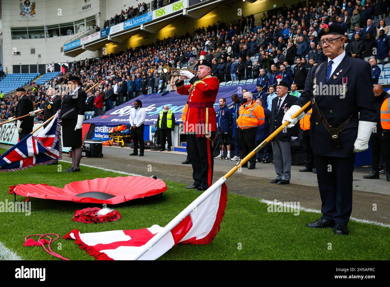 Marking kick off hi-res stock photography and images - Alamy