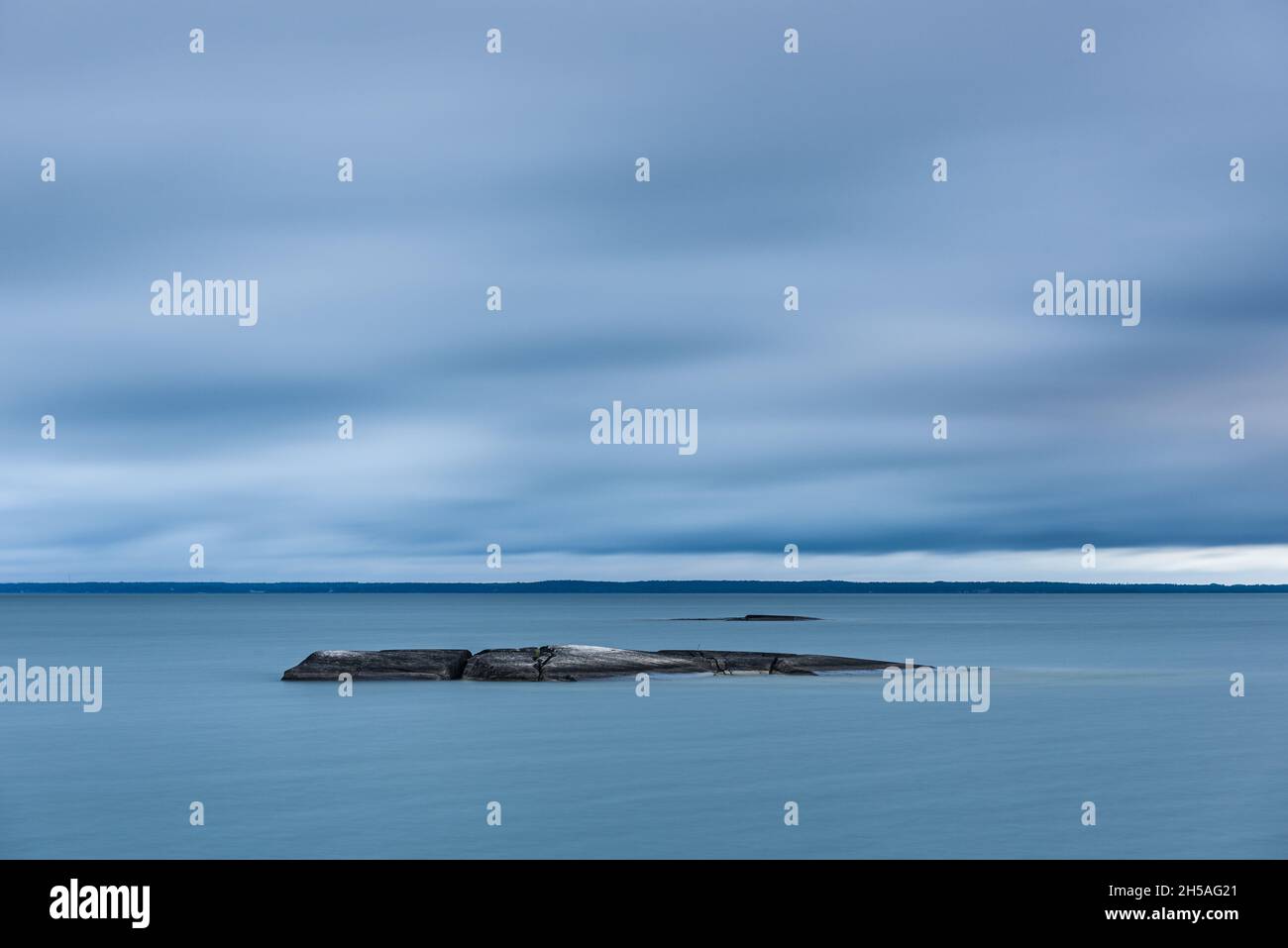 Blue hour water hi-res stock photography and images - Alamy