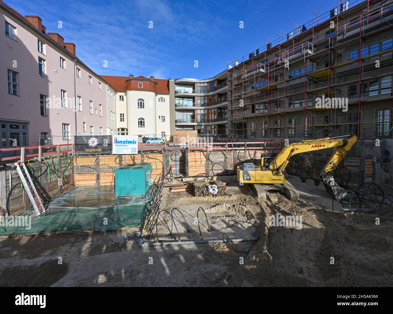Foundation stone community center hi-res stock photography and images ...