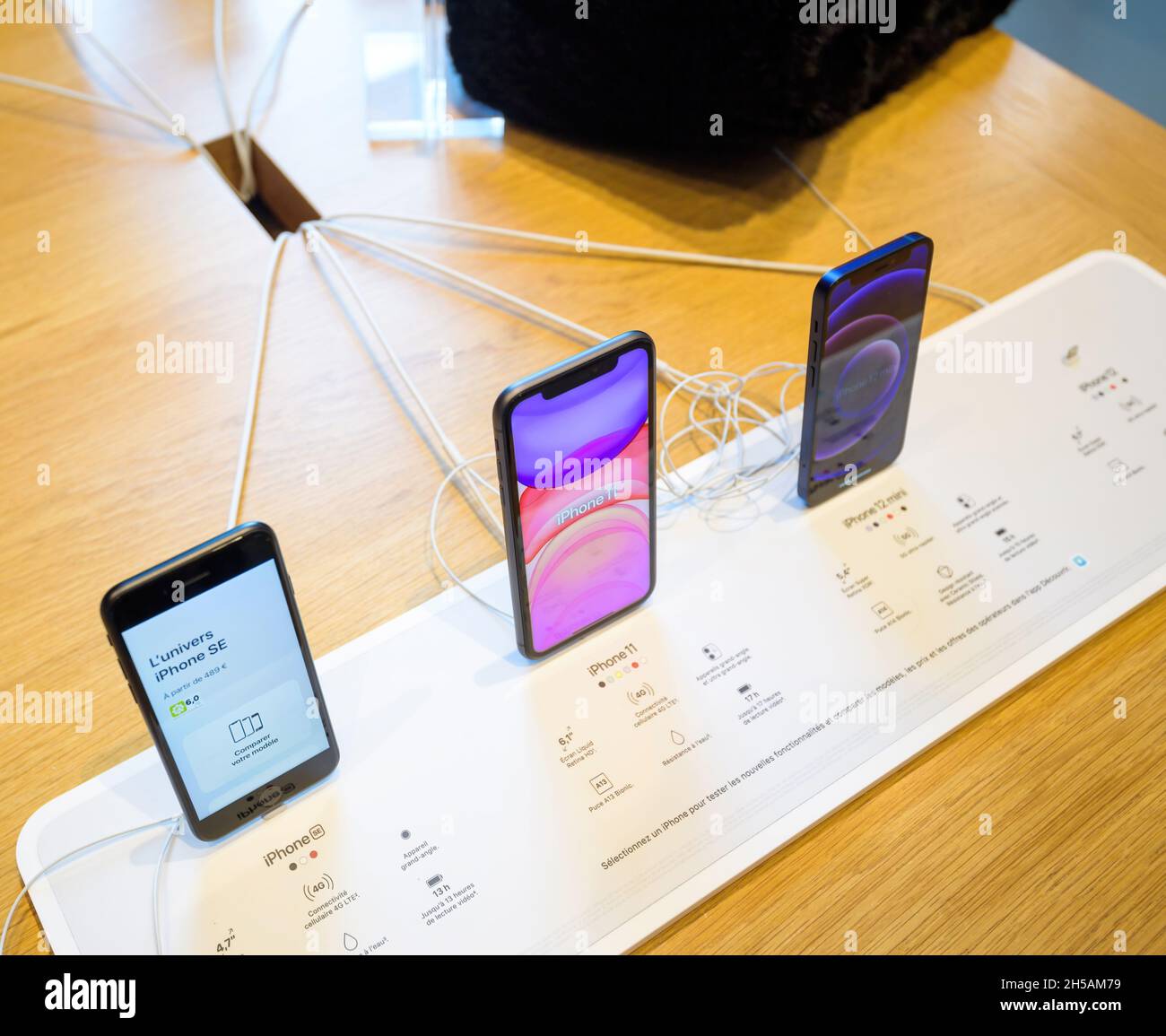 Iphone 12 angle hi-res stock photography and images - Alamy