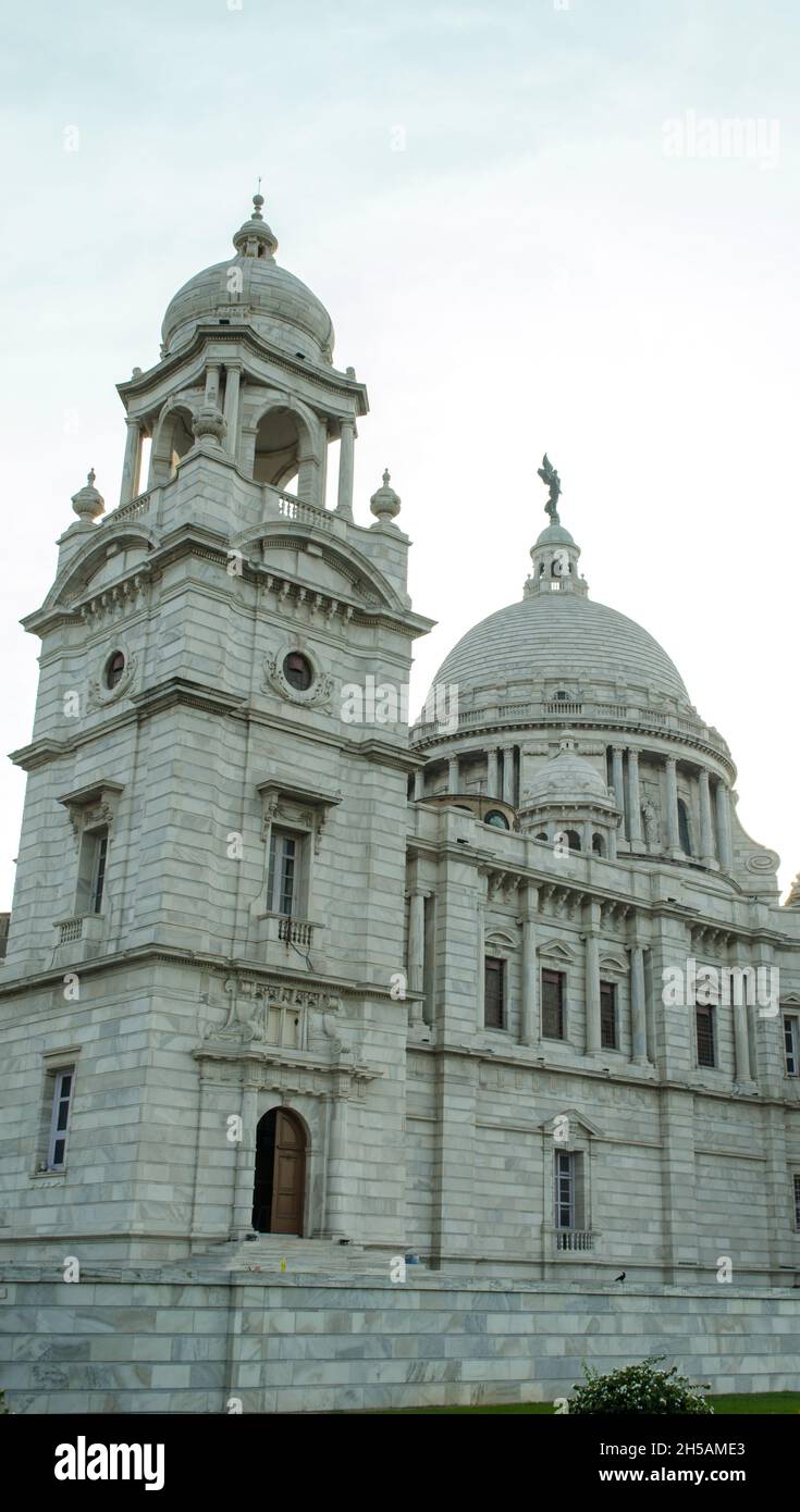 Marble building Victoria Memorial in Kolkata, India Stock Photo - Alamy