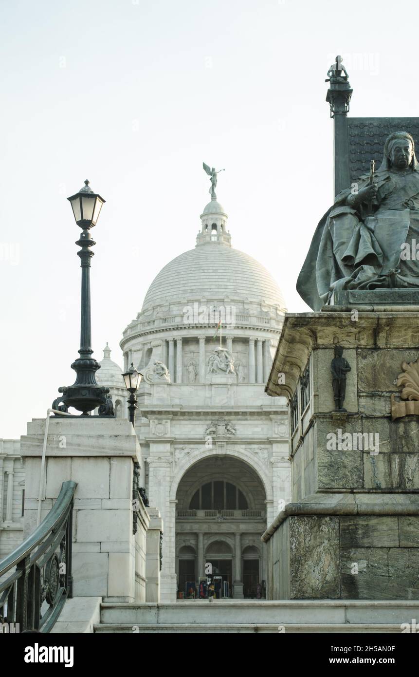 Marble building Victoria Memorial in Kolkata, India Stock Photo - Alamy