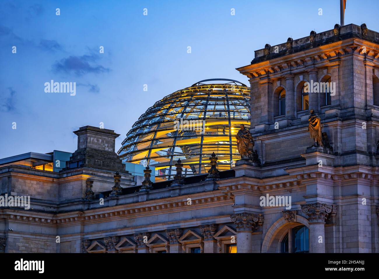 Dome of the Reichstag building at dusk in city of Berlin, Germany Stock ...