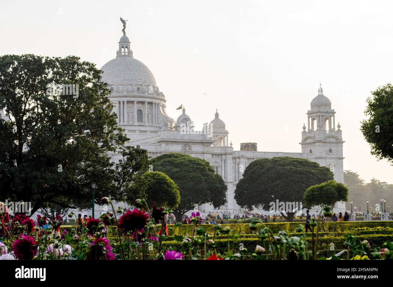Marble building Victoria Memorial in Kolkata, India Stock Photo - Alamy