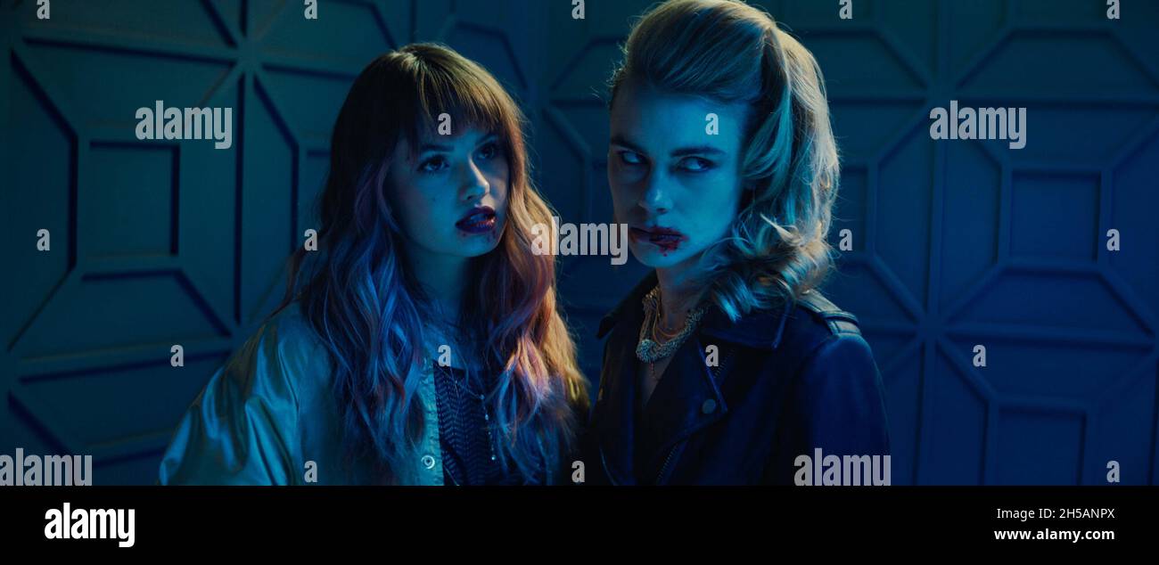 NIGHT TEETH (2021) DEBBY RYAN LUCY FRY ADAM RANDALL (DIR) NETFLIX ...