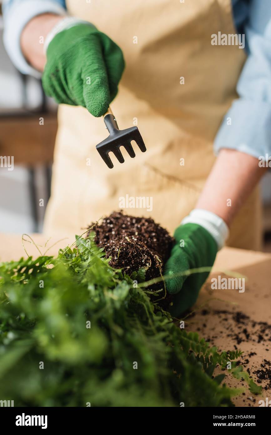 Retail rake hi-res stock photography and images - Alamy