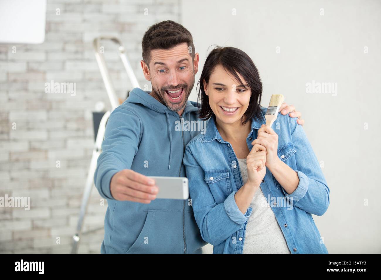 Couple making repair hi-res stock photography and images - Alamy