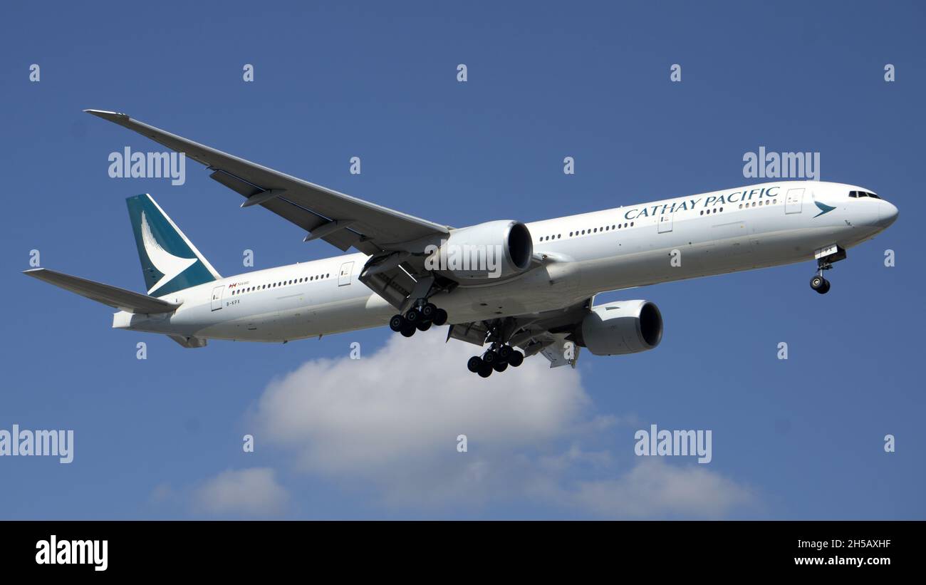 CHICAGO, UNITED STATES - Oct 10, 2021: The Cathay Pacific Boeing 777 ...