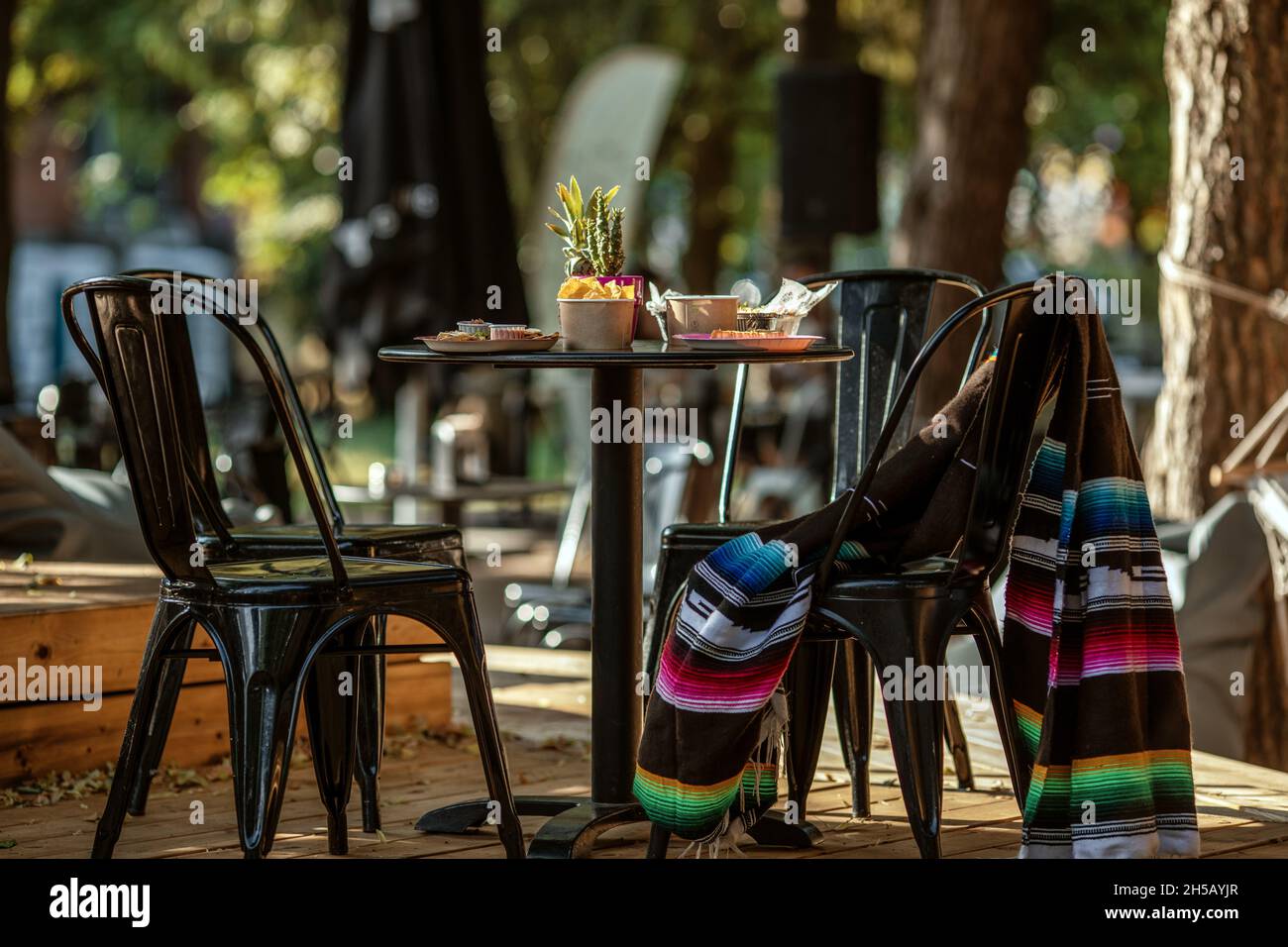Traditional mexican table hi-res stock photography and images - Alamy