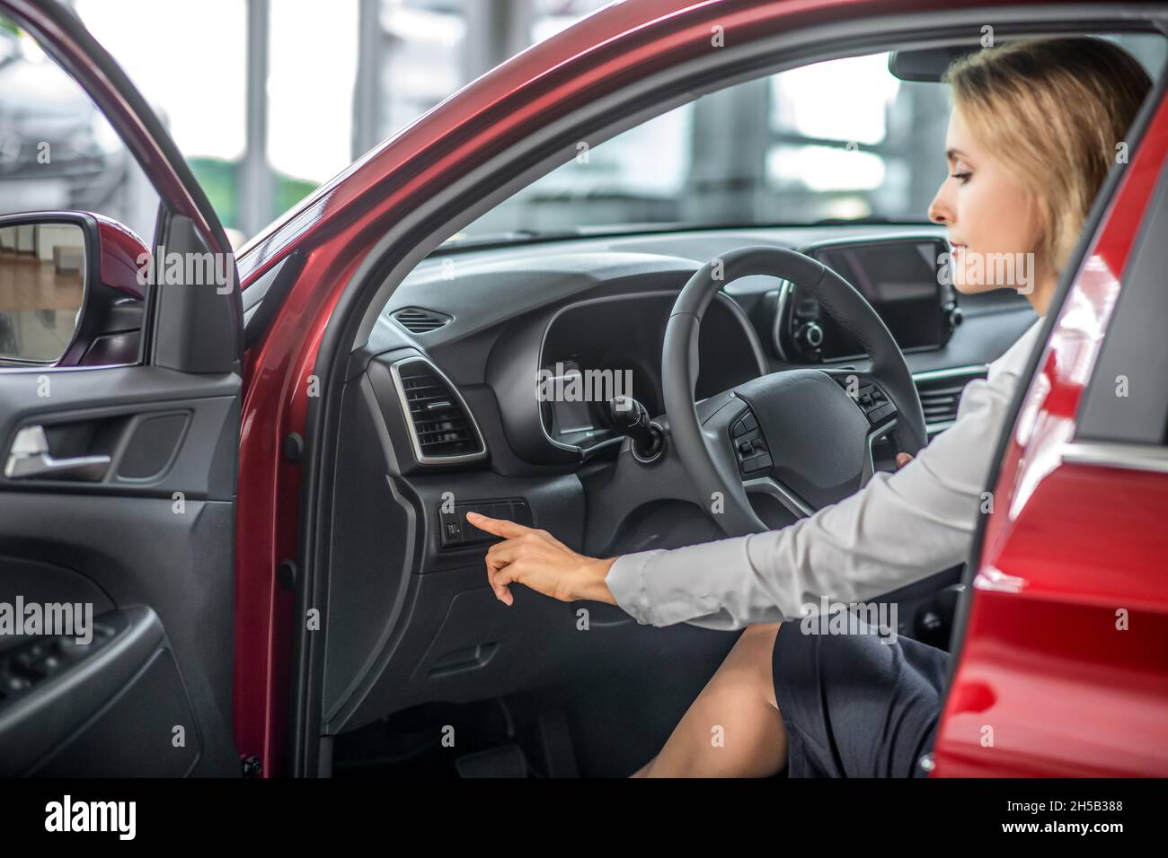 Profile drivers hi-res stock photography and images - Alamy