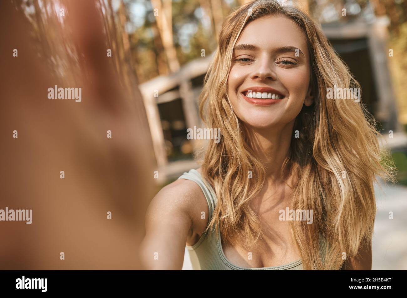 Look off camera hi-res stock photography and images - Alamy