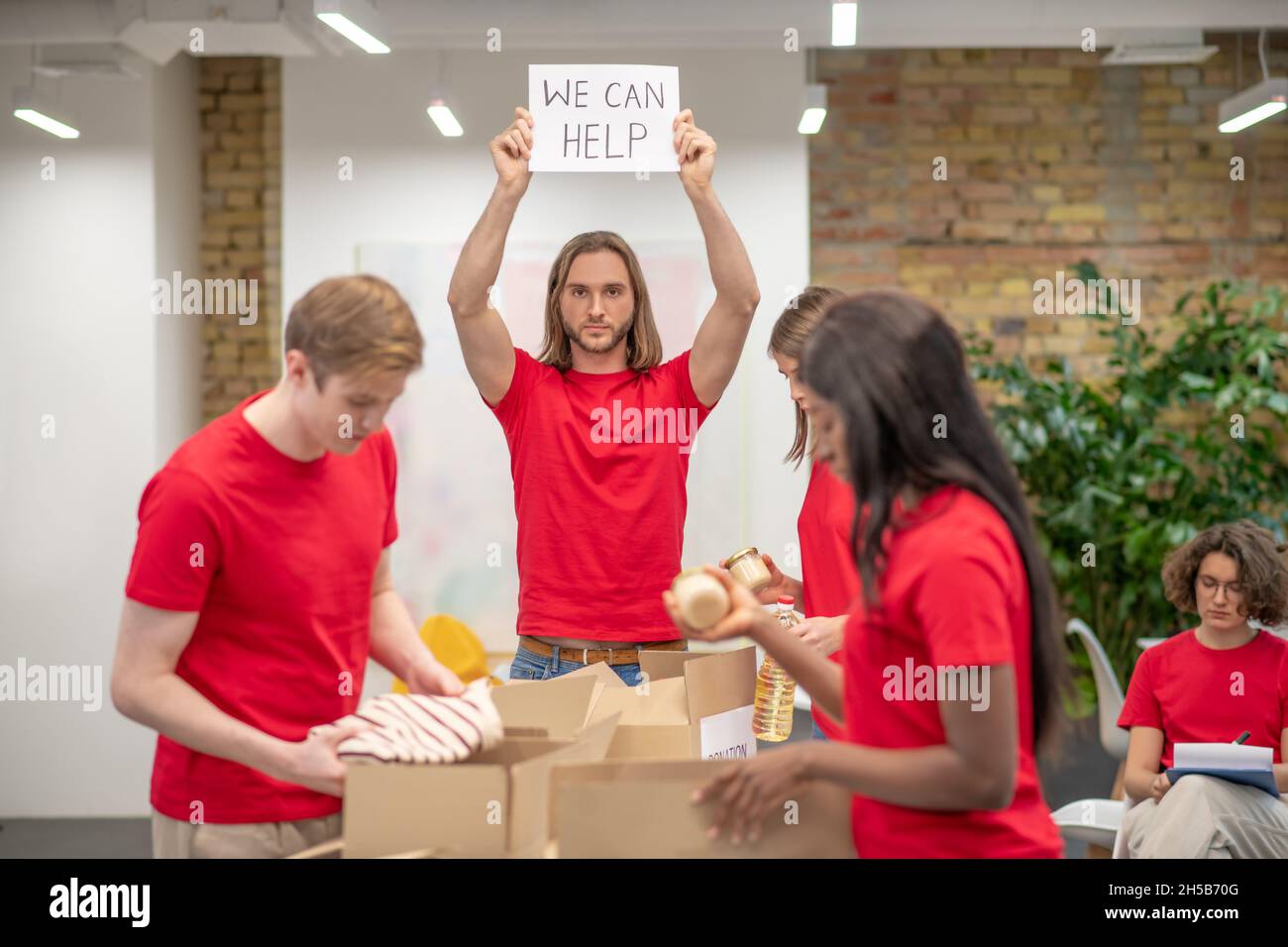 Sorting and distribution center hi-res stock photography and images - Alamy