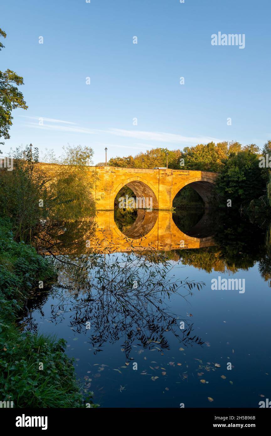 Road bridge over the river Tees in Yarm, North Yorkshire, UK showing ...