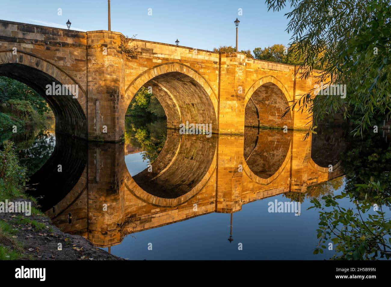 Road bridge over the river Tees in Yarm, North Yorkshire, UK showing ...