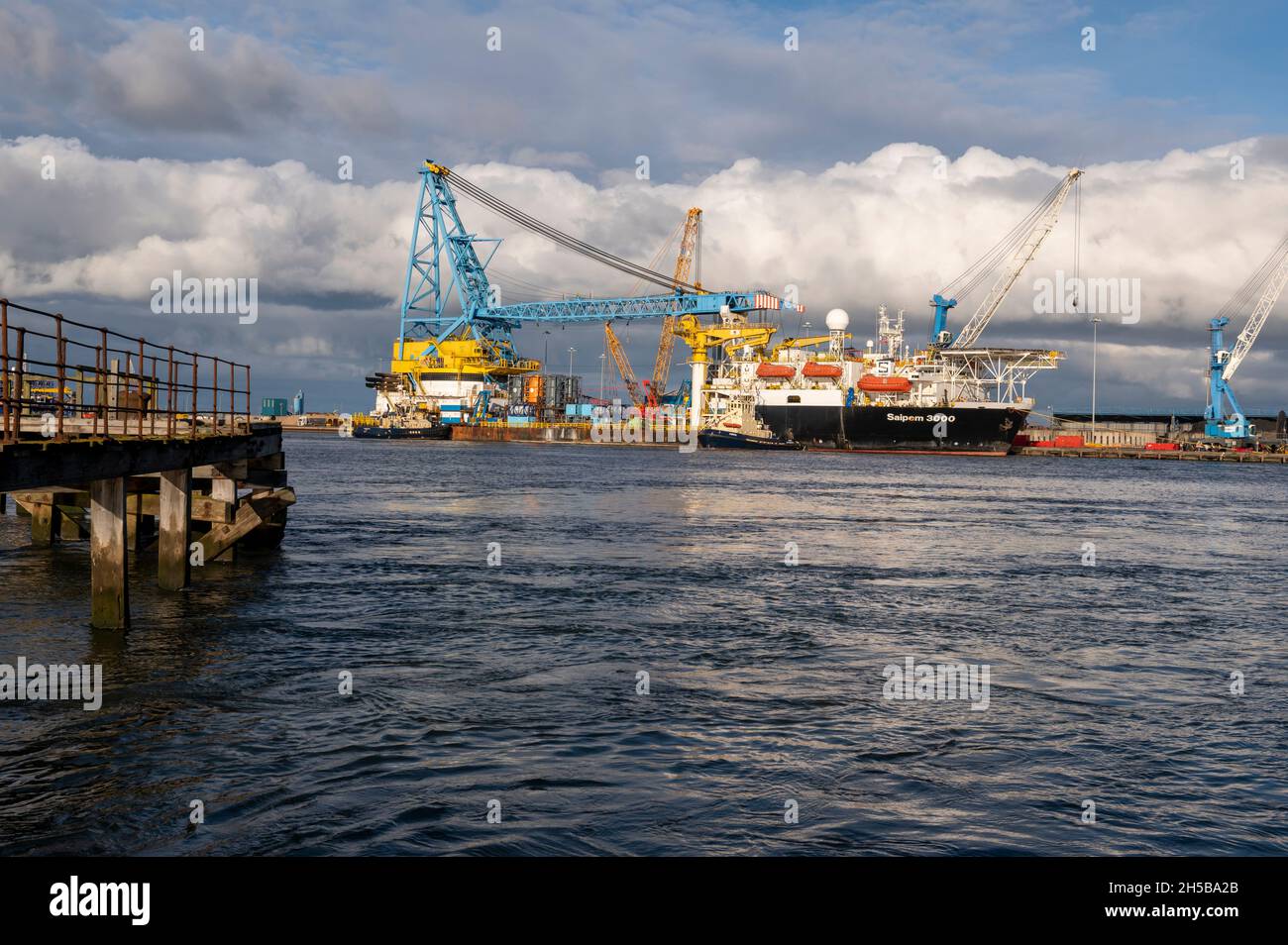 Saipem 3000 docked at Battleshisft Wharf Blyth is a large heavy lift ...