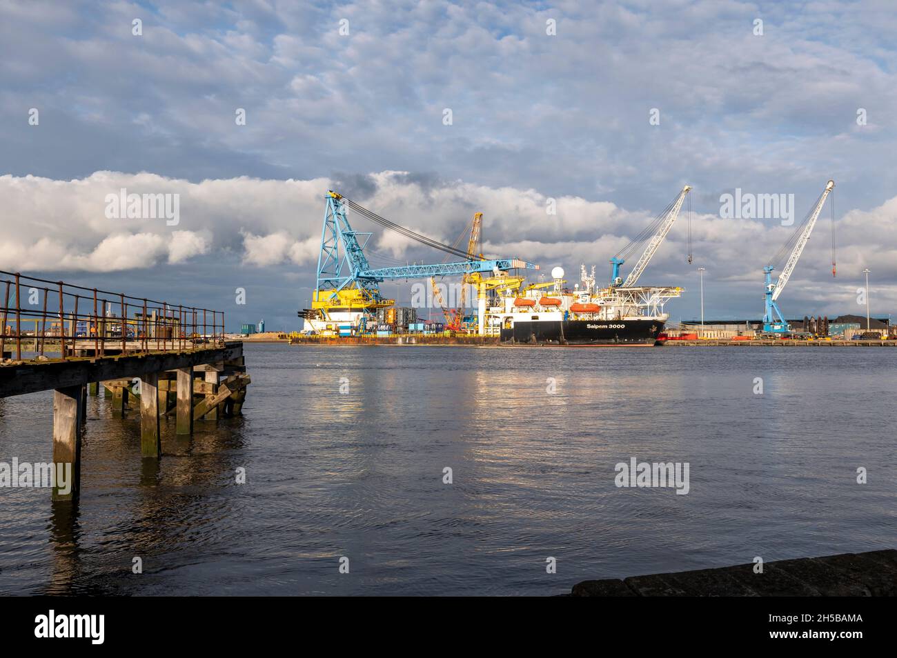 Saipem 3000 docked at Battleshisft Wharf Blyth is a large heavy lift ...