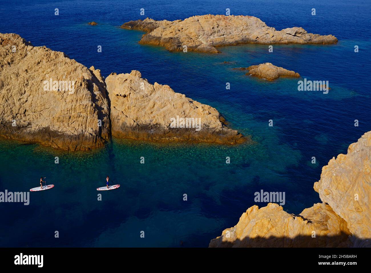 FRANCE, CORSICA ( 2B ), ILE ROUSSE, STAND UP PADDLE BEETWEEN THE LITTLE ...