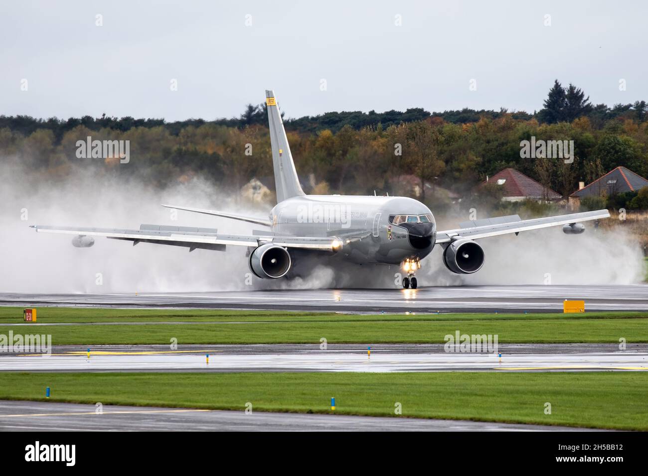 Kc 767 hi-res stock photography and images - Alamy