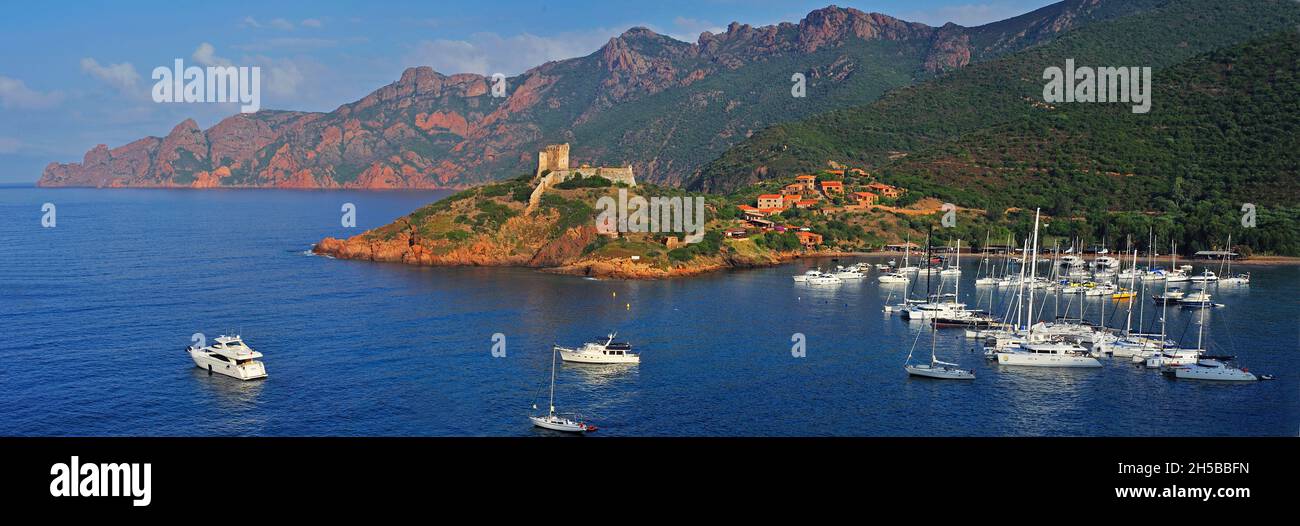 FRANCE, CORSICA ( 2A ), GIROLATA, THE LITTLE VILLAGE IN THE BAY OF ...