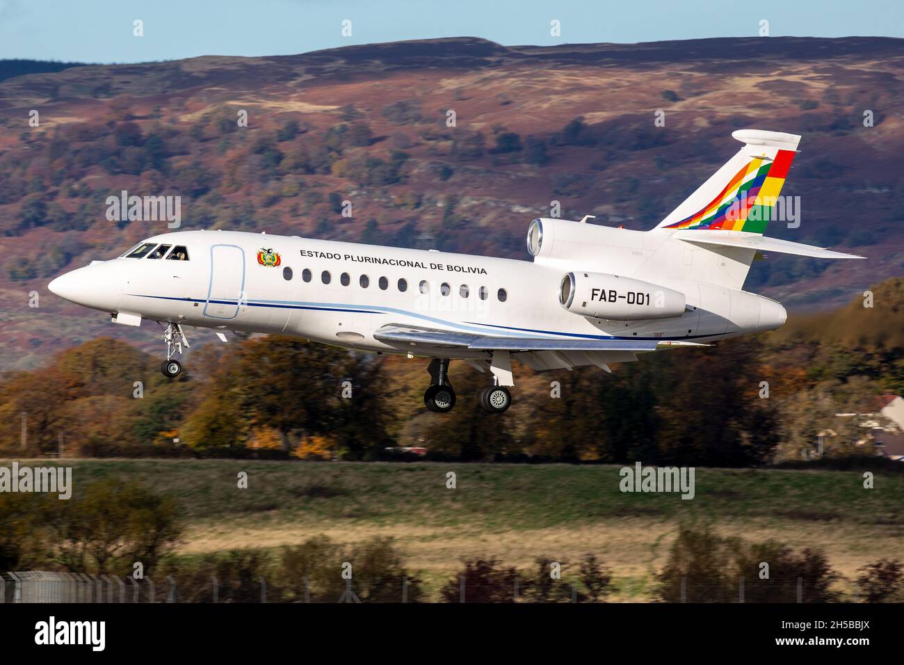 Dassault falcon 900ex hi-res stock photography and images - Alamy