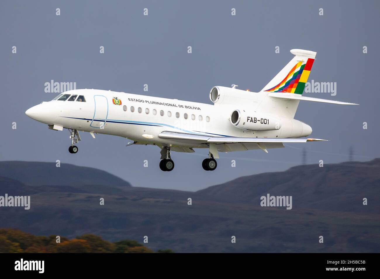 Dassault falcon 900ex hi-res stock photography and images - Alamy