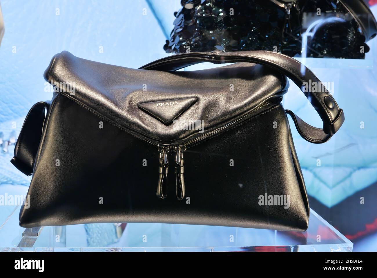 BAG ON DISPLAY AT PRADA FASHION BOUTIQUE Stock Photo - Alamy